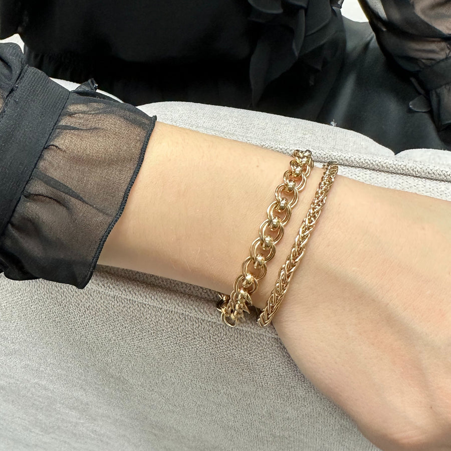 Exquisite jewellery by expert craftsmen - Goldsmiths Gallery Jewellers ...